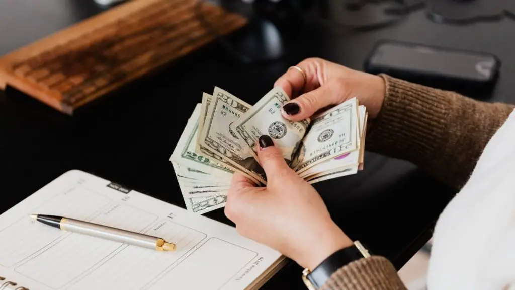 How To Make 25 An Hour 10 Ways To Earn 25 Dollars Fast How To Make 25 An Hour 10 Ways To Earn 25 Dollars Fast
